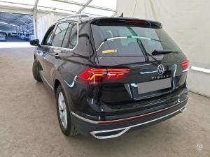 Melns Volkswagen Tiguan 2023 Viļņa, ar dzinēja tilpumu 1.50 L un nobraukumu 55 tūkst. km par 30855 €, foto 5 vietnē AUTOMOTO.COM.LV