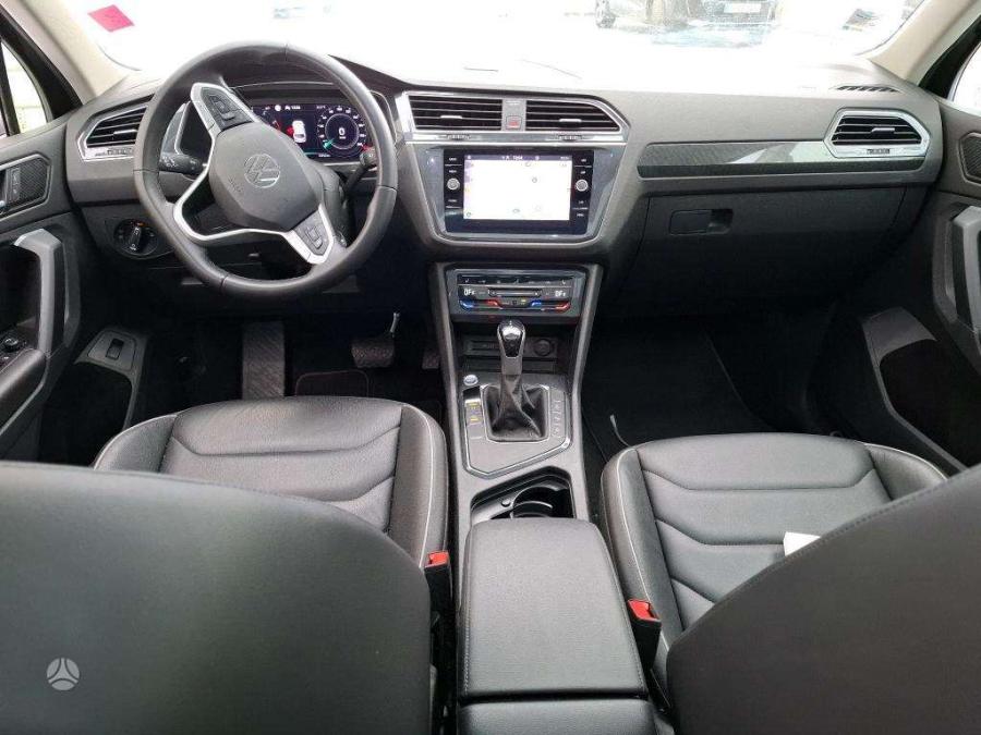 Melns Volkswagen Tiguan 2023 Viļņa, ar dzinēja tilpumu 1.50 L un nobraukumu 55 tūkst. km par 30855 €, foto 8 vietnē AUTOMOTO.COM.LV