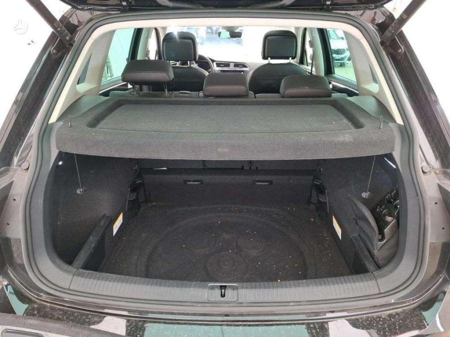 Melns Volkswagen Tiguan 2023 Viļņa, ar dzinēja tilpumu 1.50 L un nobraukumu 55 tūkst. km par 30855 €, foto 12 vietnē AUTOMOTO.COM.LV