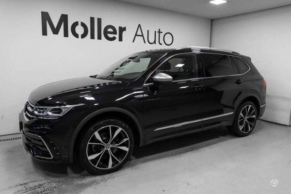 Black Volkswagen Tiguan 2023 in Vilnius, with an engine capacity of 2.00 L and mileage of 128 thousand km for 31950 €, photo 3 on AUTOMOTO.COM.LV