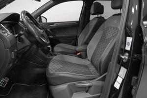 Black Volkswagen Tiguan 2023 in Vilnius, with an engine capacity of 2.00 L and mileage of 128 thousand km for 31950 €, photo 6 on AUTOMOTO.COM.LV