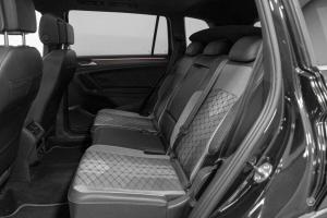 Black Volkswagen Tiguan 2023 in Vilnius, with an engine capacity of 2.00 L and mileage of 128 thousand km for 31950 €, photo 7 on AUTOMOTO.COM.LV