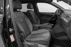 Black Volkswagen Tiguan 2023 in Vilnius, with an engine capacity of 2.00 L and mileage of 128 thousand km for 31950 €, photo 8 on AUTOMOTO.COM.LV