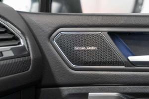 Black Volkswagen Tiguan 2023 in Vilnius, with an engine capacity of 2.00 L and mileage of 128 thousand km for 31950 €, photo 10 on AUTOMOTO.COM.LV
