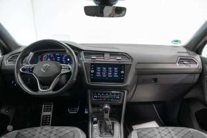Black Volkswagen Tiguan 2023 in Vilnius, with an engine capacity of 2.00 L and mileage of 128 thousand km for 31950 €, photo 12 on AUTOMOTO.COM.LV