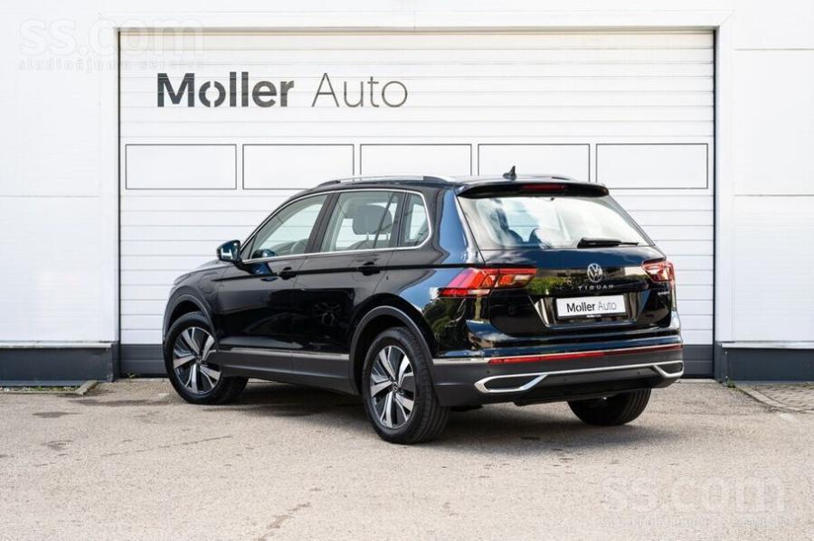 Black Volkswagen Tiguan 2023 in Riga, with an engine capacity of 1.40 L and mileage of 133 thousand km for 23450 €, photo 5 on AUTOMOTO.COM.LV
