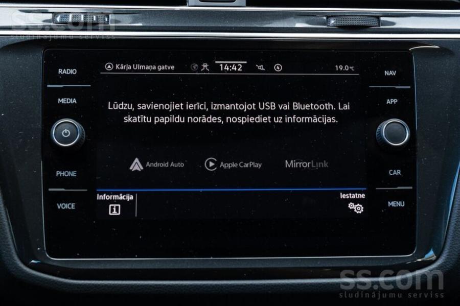 Black Volkswagen Tiguan 2023 in Riga, with an engine capacity of 1.40 L and mileage of 133 thousand km for 23450 €, photo 14 on AUTOMOTO.COM.LV