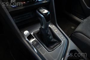 Black Volkswagen Tiguan 2023 in Riga, with an engine capacity of 1.40 L and mileage of 133 thousand km for 23450 €, photo 17 on AUTOMOTO.COM.LV
