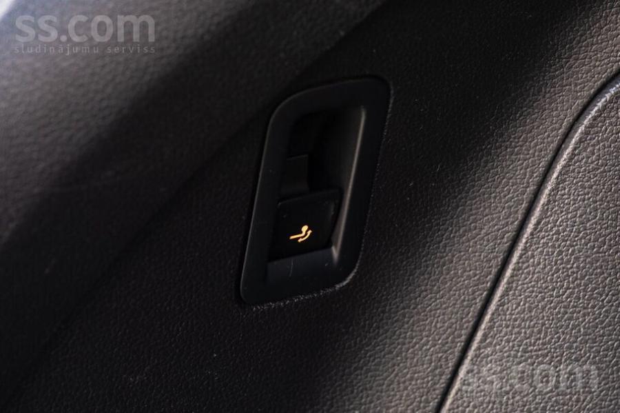 Black Volkswagen Tiguan 2023 in Riga, with an engine capacity of 1.40 L and mileage of 133 thousand km for 23450 €, photo 21 on AUTOMOTO.COM.LV