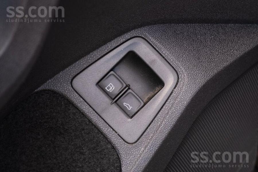 Black Volkswagen Tiguan 2023 in Riga, with an engine capacity of 1.40 L and mileage of 133 thousand km for 23450 €, photo 24 on AUTOMOTO.COM.LV