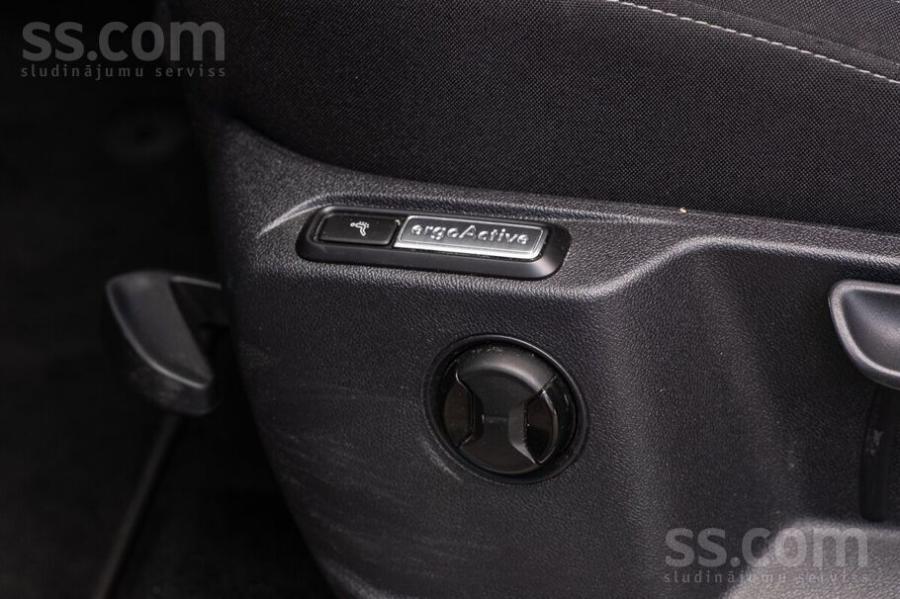 Black Volkswagen Tiguan 2023 in Riga, with an engine capacity of 1.40 L and mileage of 133 thousand km for 23450 €, photo 25 on AUTOMOTO.COM.LV