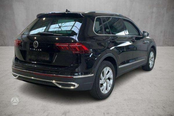 Volkswagen Tiguan 2023 Viļņa vietnē Melns Volkswagen Tiguan 2023 Viļņa, ar dzinēja tilpumu 1.50 L un nobraukumu 63 tūkst. km par 25475 €, foto 3 vietnē AUTOMOTO.COM.LV