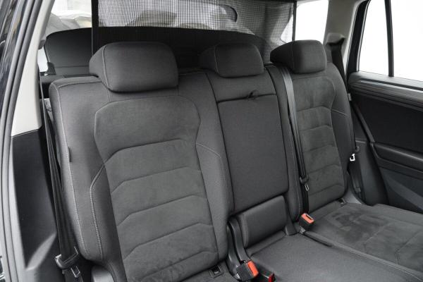 Volkswagen Tiguan 2023 in Riga on AUTOMOTO.COM.LV Black Volkswagen Tiguan 2023 in Riga, with an engine capacity of 2.00 L and mileage of 123 thousand km for 28500 €, photo 11 on AUTOMOTO.COM.LV
