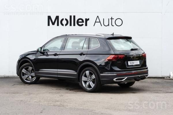 Volkswagen Tiguan 2023 in Riga on AUTOMOTO.COM.LV Black Volkswagen Tiguan 2023 in Riga, with an engine capacity of 2.00 L and mileage of 123 thousand km for 28500 €, photo 4 on AUTOMOTO.COM.LV