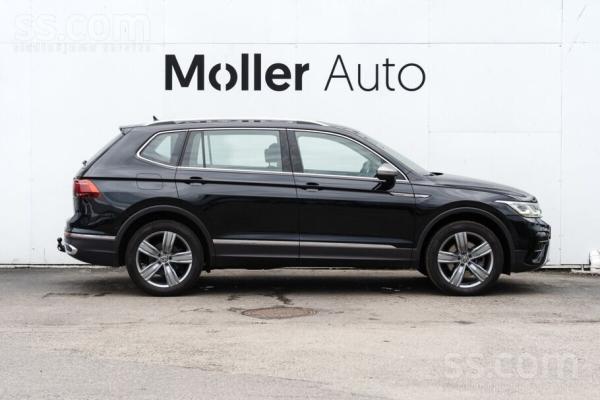 Volkswagen Tiguan 2023 in Riga on AUTOMOTO.COM.LV Black Volkswagen Tiguan 2023 in Riga, with an engine capacity of 2.00 L and mileage of 123 thousand km for 28500 €, photo 6 on AUTOMOTO.COM.LV
