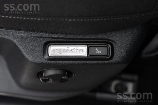 Volkswagen Tiguan 2023 in Riga on AUTOMOTO.COM.LV Black Volkswagen Tiguan 2023 in Riga, with an engine capacity of 2.00 L and mileage of 123 thousand km for 28500 €, photo 9 on AUTOMOTO.COM.LV