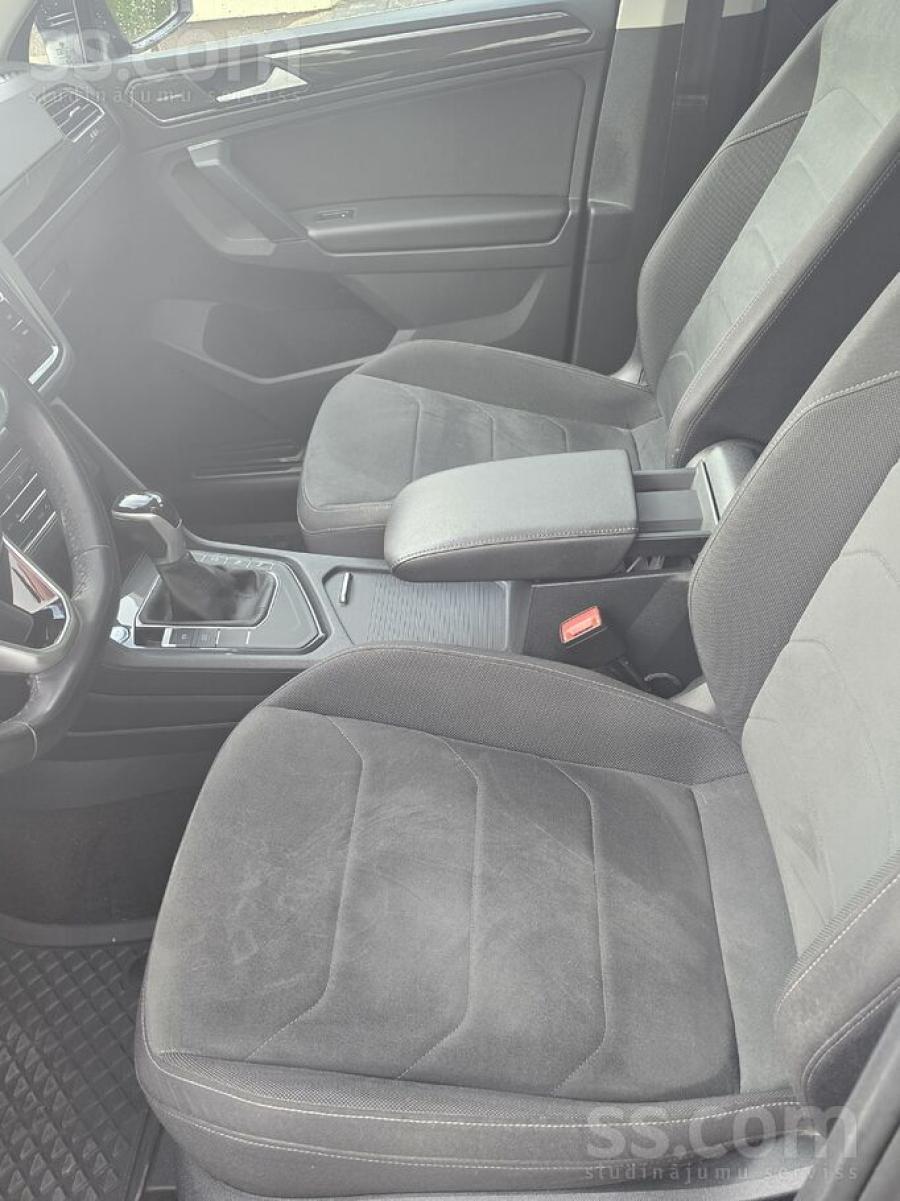 Melns Volkswagen Tiguan 2023 Rīga, ar dzinēja tilpumu 1.50 L un nobraukumu 60 tūkst. km par 27200 €, foto 8 vietnē AUTOMOTO.COM.LV
