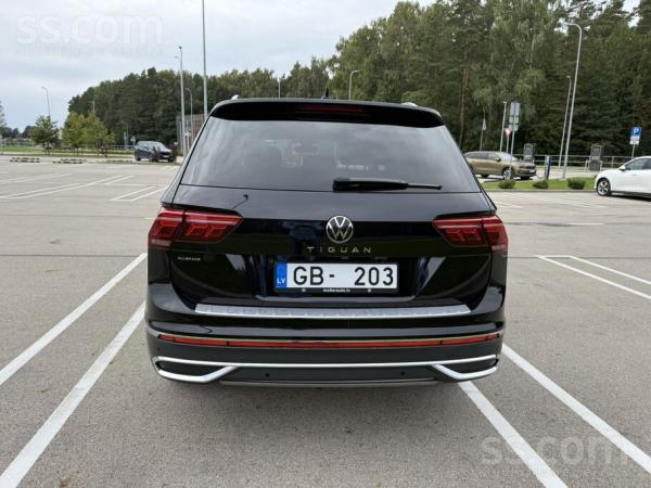 Фольксваген Тигуан 2023 в Рига на AUTOMOTO.COM.LV Черный Фольксваген Тигуан 2023 в Рига, объемом двигателя 1.50 л и пробегом 74 тыс. км за 27950 €, фото 6 на AUTOMOTO.COM.LV