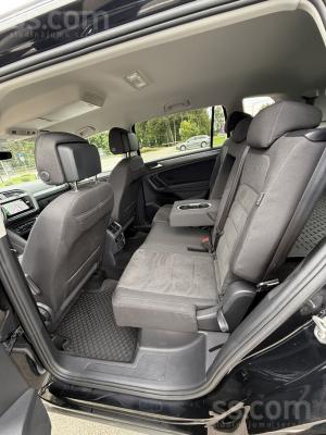 Black Volkswagen Tiguan 2023 in Riga, with an engine capacity of 1.50 L and mileage of 74 thousand km for 27950 €, photo 9 on AUTOMOTO.COM.LV