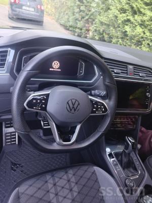 Melns Volkswagen Tiguan 2023 Rīga, ar dzinēja tilpumu 2.00 L un nobraukumu 65 tūkst. km par 30500 €, foto 4 vietnē AUTOMOTO.COM.LV
