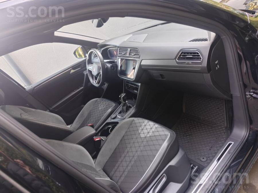 Melns Volkswagen Tiguan 2023 Rīga, ar dzinēja tilpumu 2.00 L un nobraukumu 65 tūkst. km par 30500 €, foto 6 vietnē AUTOMOTO.COM.LV