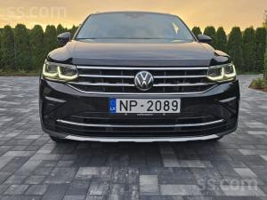 Melns Volkswagen Tiguan 2023 Rīga, ar dzinēja tilpumu 1.50 L un nobraukumu 60 tūkst. km par 26200 €, foto  vietnē AUTOMOTO.COM.LV