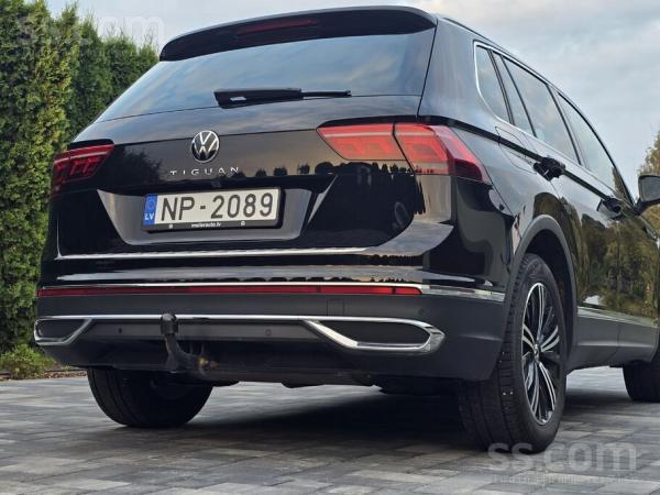 Volkswagen Tiguan 2023 Rīga vietnē Melns Volkswagen Tiguan 2023 Rīga, ar dzinēja tilpumu 1.50 L un nobraukumu 60 tūkst. km par 26200 €, foto 5 vietnē AUTOMOTO.COM.LV