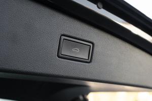 Black Volkswagen Tiguan 2023 in Riga, with an engine capacity of 1.50 L and mileage of 61 thousand km for 24950 €, photo 11 on AUTOMOTO.COM.LV