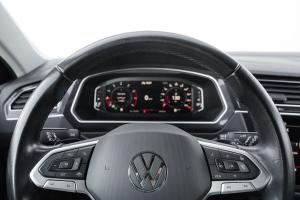 Black Volkswagen Tiguan 2023 in Riga, with an engine capacity of 1.50 L and mileage of 61 thousand km for 24950 €, photo 19 on AUTOMOTO.COM.LV