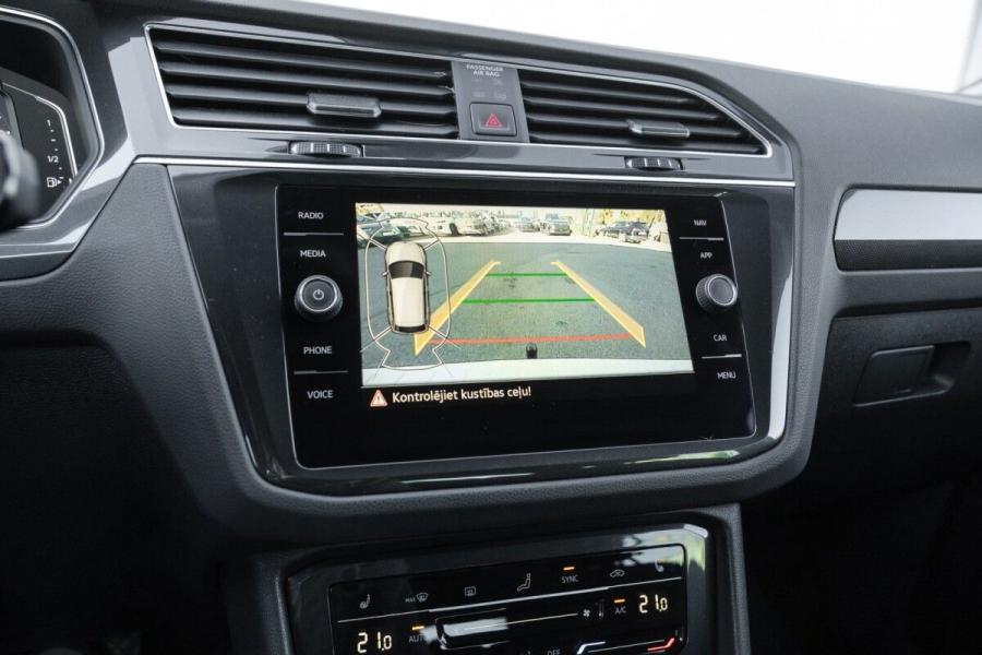Black Volkswagen Tiguan 2023 in Riga, with an engine capacity of 1.50 L and mileage of 61 thousand km for 24950 €, photo 22 on AUTOMOTO.COM.LV