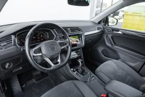 Black Volkswagen Tiguan 2023 in Riga, with an engine capacity of 1.50 L and mileage of 61 thousand km for 24950 €, photo 29 on AUTOMOTO.COM.LV