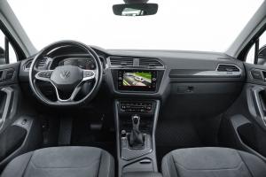 Black Volkswagen Tiguan 2023 in Riga, with an engine capacity of 1.50 L and mileage of 61 thousand km for 24950 €, photo 31 on AUTOMOTO.COM.LV