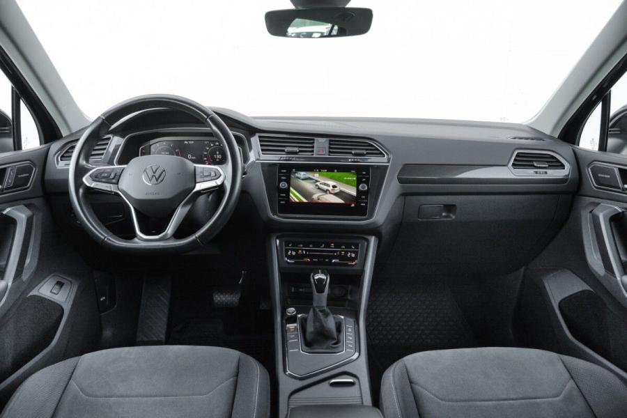 Black Volkswagen Tiguan 2023 in Riga, with an engine capacity of 1.50 L and mileage of 61 thousand km for 24950 €, photo 31 on AUTOMOTO.COM.LV