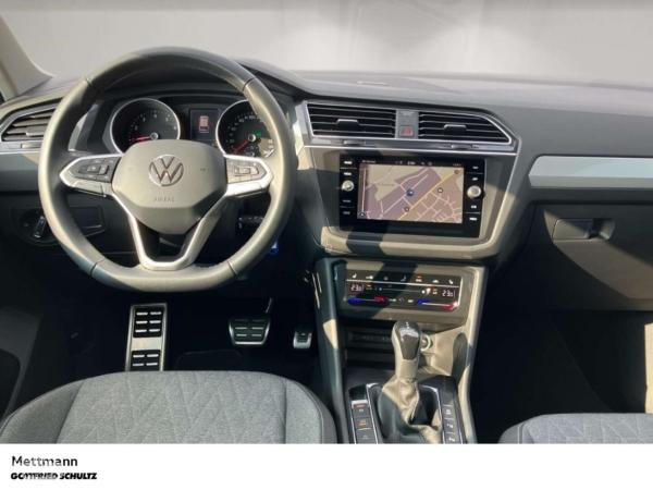 Melns Volkswagen Tiguan 2024 Kauņa, ar dzinēja tilpumu 1.50 L un nobraukumu 19 tūkst. km par 32690 €, foto 5 vietnē AUTOMOTO.COM.LV