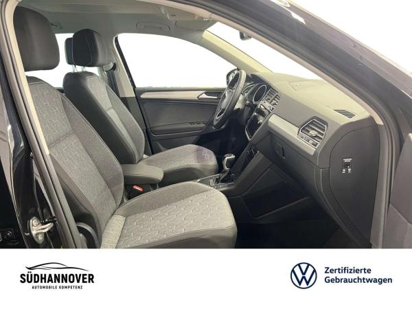 Melns Volkswagen Tiguan 2024 Kauņa, ar dzinēja tilpumu 1.50 L un nobraukumu 29 tūkst. km par 32690 €, foto 7 vietnē AUTOMOTO.COM.LV