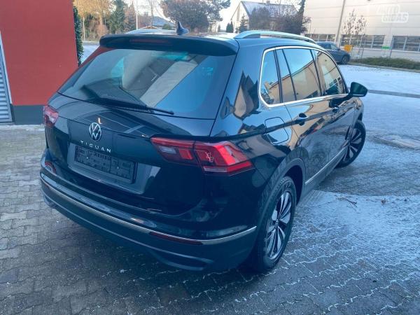 Black Volkswagen Tiguan 2024 in Kaunas, with an engine capacity of 1.50 L and mileage of 78 thousand km for 29029 €, photo 4 on AUTOMOTO.COM.LV