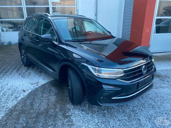 Black Volkswagen Tiguan 2024 in Kaunas, with an engine capacity of 1.50 L and mileage of 78 thousand km for 29029 €, photo 6 on AUTOMOTO.COM.LV