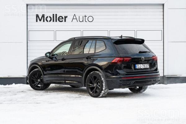 Black Volkswagen Tiguan 2024 in Riga, with an engine capacity of 2.00 L and mileage of 94 thousand km for 36950 €, photo 3 on AUTOMOTO.COM.LV