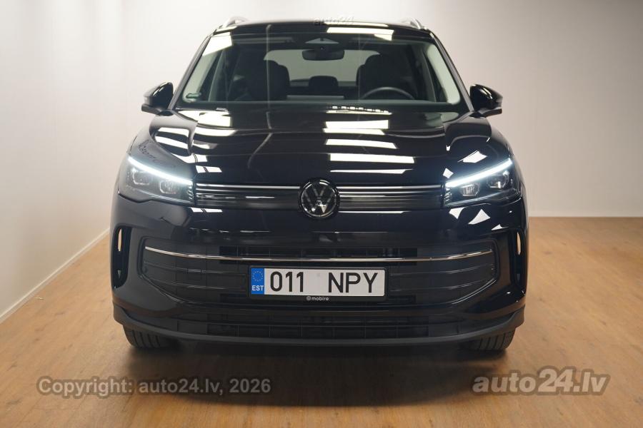 Black Volkswagen Tiguan 2024 in Tallinn, with an engine capacity of 1.50 L and mileage of 36 thousand km for 31900 €, photo 3 on AUTOMOTO.COM.LV