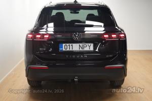 Black Volkswagen Tiguan 2024 in Tallinn, with an engine capacity of 1.50 L and mileage of 36 thousand km for 31900 €, photo 6 on AUTOMOTO.COM.LV