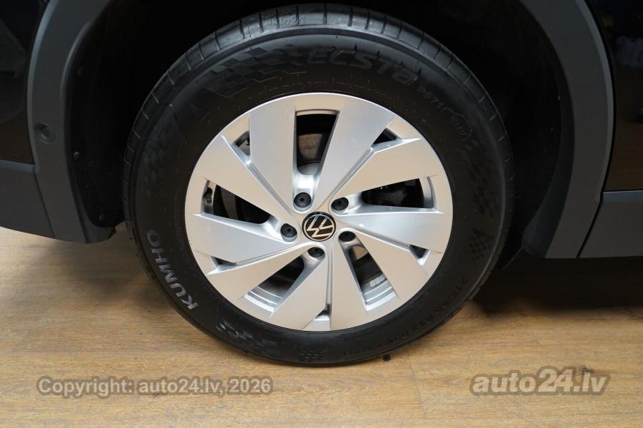 Black Volkswagen Tiguan 2024 in Tallinn, with an engine capacity of 1.50 L and mileage of 36 thousand km for 31900 €, photo 23 on AUTOMOTO.COM.LV