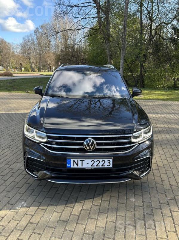 Melns Volkswagen Tiguan 2024 Rīga, ar dzinēja tilpumu 2.00 L un nobraukumu 48 tūkst. km par 35400 €, foto 2 vietnē AUTOMOTO.COM.LV