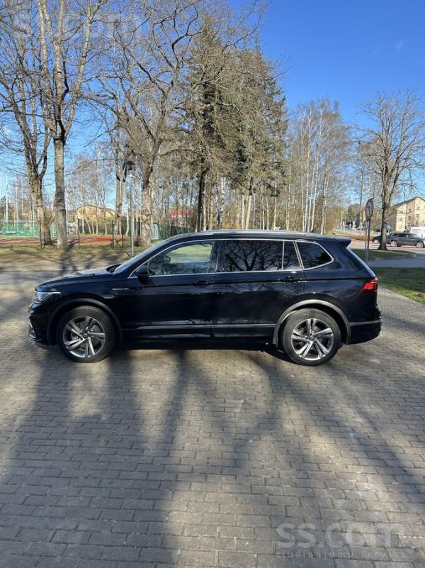 Melns Volkswagen Tiguan 2024 Rīga, ar dzinēja tilpumu 2.00 L un nobraukumu 48 tūkst. km par 35400 €, foto 4 vietnē AUTOMOTO.COM.LV