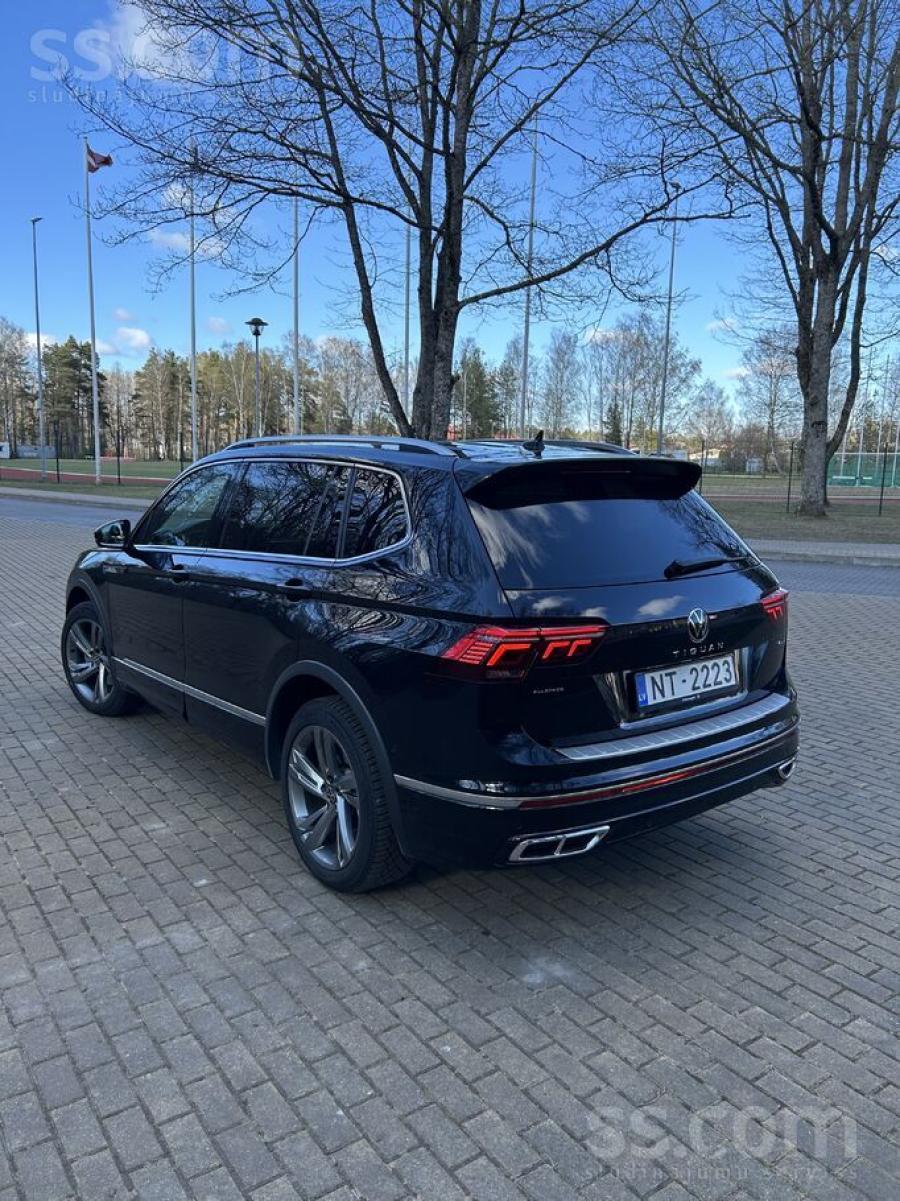 Black Volkswagen Tiguan 2024 in Riga, with an engine capacity of 2.00 L and mileage of 48 thousand km for 35400 €, photo 6 on AUTOMOTO.COM.LV