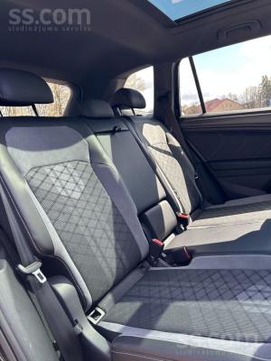 Black Volkswagen Tiguan 2024 in Riga, with an engine capacity of 2.00 L and mileage of 48 thousand km for 35400 €, photo 13 on AUTOMOTO.COM.LV