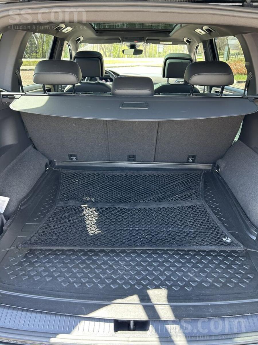 Black Volkswagen Tiguan 2024 in Riga, with an engine capacity of 2.00 L and mileage of 48 thousand km for 35400 €, photo 14 on AUTOMOTO.COM.LV