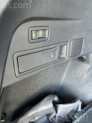Black Volkswagen Tiguan 2024 in Riga, with an engine capacity of 2.00 L and mileage of 48 thousand km for 35400 €, photo 16 on AUTOMOTO.COM.LV