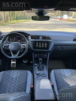 Black Volkswagen Tiguan 2024 in Riga, with an engine capacity of 2.00 L and mileage of 48 thousand km for 35400 €, photo 18 on AUTOMOTO.COM.LV