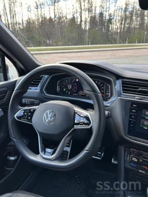 Black Volkswagen Tiguan 2024 in Riga, with an engine capacity of 2.00 L and mileage of 48 thousand km for 35400 €, photo 19 on AUTOMOTO.COM.LV