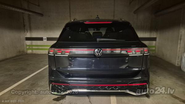 Black Volkswagen Tiguan 2024 in Tallinn, with an engine capacity of 2.00 L and mileage of 8 thousand km for 35500 €, photo 5 on AUTOMOTO.COM.LV